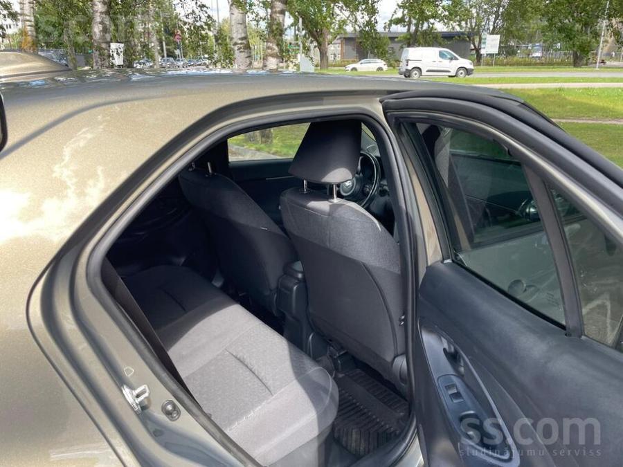 Zaļš Toyota Yaris 2023 Rīga, ar dzinēja tilpumu 1.50 L un nobraukumu 117 tūkst. km par 17990 €, foto 13 vietnē AUTOMOTO.COM.LV