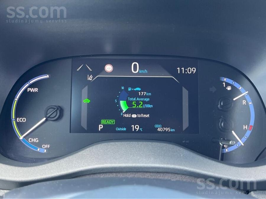 Green Toyota Yaris 2023 in Riga, with an engine capacity of 1.50 L and mileage of 41 thousand km for 25990 €, photo 14 on AUTOMOTO.COM.LV