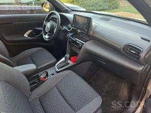 Zaļš Toyota Yaris 2024 Rīga, ar dzinēja tilpumu 1.50 L un nobraukumu 34 tūkst. km par 24000 €, foto 5 vietnē AUTOMOTO.COM.LV
