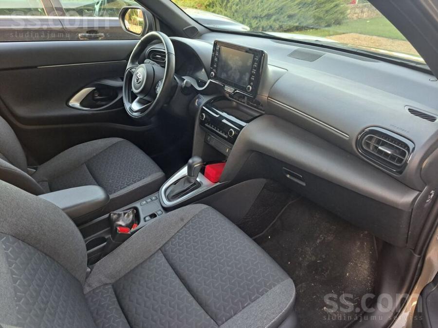 Zaļš Toyota Yaris 2024 Rīga, ar dzinēja tilpumu 1.50 L un nobraukumu 34 tūkst. km par 24000 €, foto 5 vietnē AUTOMOTO.COM.LV