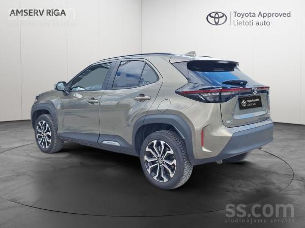 Zaļš Toyota Yaris 2025 Rīga, ar dzinēja tilpumu 1.50 L un nobraukumu 30 tūkst. km par 23500 €, foto 4 vietnē AUTOMOTO.COM.LV