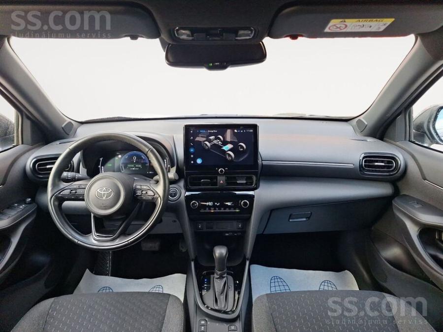 Zaļš Toyota Yaris 2025 Rīga, ar dzinēja tilpumu 1.50 L un nobraukumu 30 tūkst. km par 23500 €, foto 10 vietnē AUTOMOTO.COM.LV