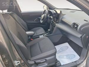 Zaļš Toyota Yaris 2025 Rīga, ar dzinēja tilpumu 1.50 L un nobraukumu 30 tūkst. km par 23500 €, foto 13 vietnē AUTOMOTO.COM.LV