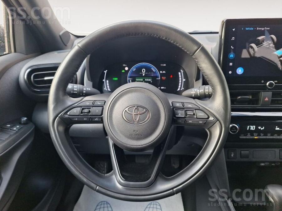 Zaļš Toyota Yaris 2025 Rīga, ar dzinēja tilpumu 1.50 L un nobraukumu 30 tūkst. km par 23500 €, foto 16 vietnē AUTOMOTO.COM.LV