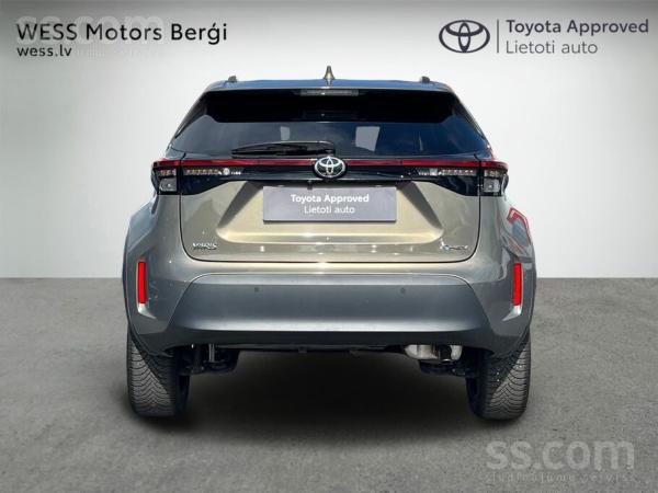 Zaļš Toyota Yaris 2025 Rīga, ar dzinēja tilpumu 1.50 L un nobraukumu 30 tūkst. km par 24990 €, foto 4 vietnē AUTOMOTO.COM.LV
