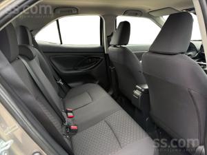 Green Toyota Yaris 2025 in Riga, with an engine capacity of 1.50 L and mileage of 37 thousand km for 23990 €, photo 8 on AUTOMOTO.COM.LV