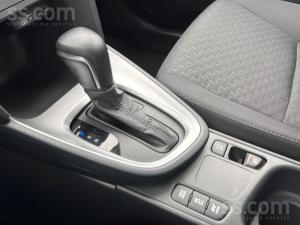 Green Toyota Yaris 2025 in Riga, with an engine capacity of 1.50 L and mileage of 37 thousand km for 23990 €, photo 21 on AUTOMOTO.COM.LV