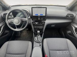 Zaļš Toyota Yaris 2025 Rīga, ar dzinēja tilpumu 1.50 L un nobraukumu 31 tūkst. km par 23500 €, foto 9 vietnē AUTOMOTO.COM.LV