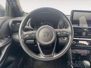 Zaļš Toyota Yaris 2025 Rīga, ar dzinēja tilpumu 1.50 L un nobraukumu 31 tūkst. km par 23500 €, foto 10 vietnē AUTOMOTO.COM.LV