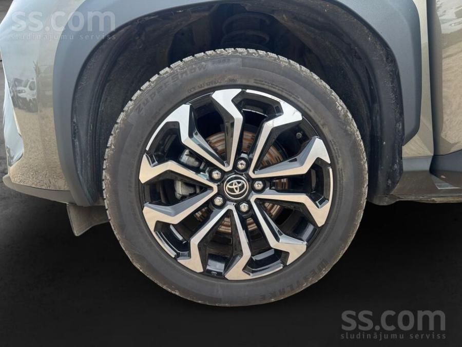 Zaļš Toyota Yaris 2025 Rīga, ar dzinēja tilpumu 1.50 L un nobraukumu 31 tūkst. km par 23500 €, foto 16 vietnē AUTOMOTO.COM.LV