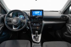 Green Toyota Yaris 2025 in Vilnius, with an engine capacity of 1.50 L and mileage of 41 thousand km for 23900 €, photo 9 on AUTOMOTO.COM.LV