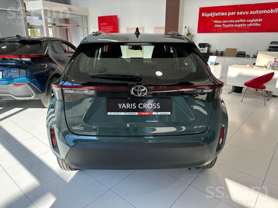 Zaļš Toyota Yaris 2026 Jēkabpils, ar dzinēja tilpumu 1.50 L un nobraukumu 0 tūkst. km par 23700 €, foto 5 vietnē AUTOMOTO.COM.LV