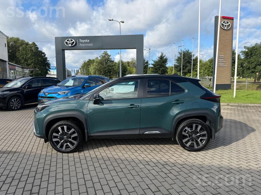 Zaļš Toyota Yaris 2026 Liepāja, ar dzinēja tilpumu 1.50 L un nobraukumu 5 tūkst. km par 30900 €, foto 3 vietnē AUTOMOTO.COM.LV