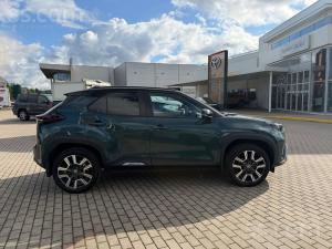 Zaļš Toyota Yaris 2026 Liepāja, ar dzinēja tilpumu 1.50 L un nobraukumu 5 tūkst. km par 30900 €, foto 6 vietnē AUTOMOTO.COM.LV