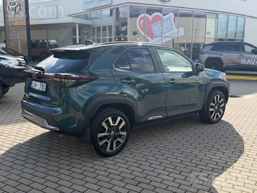 Zaļš Toyota Yaris 2026 Liepāja, ar dzinēja tilpumu 1.50 L un nobraukumu 5 tūkst. km par 30900 €, foto 7 vietnē AUTOMOTO.COM.LV