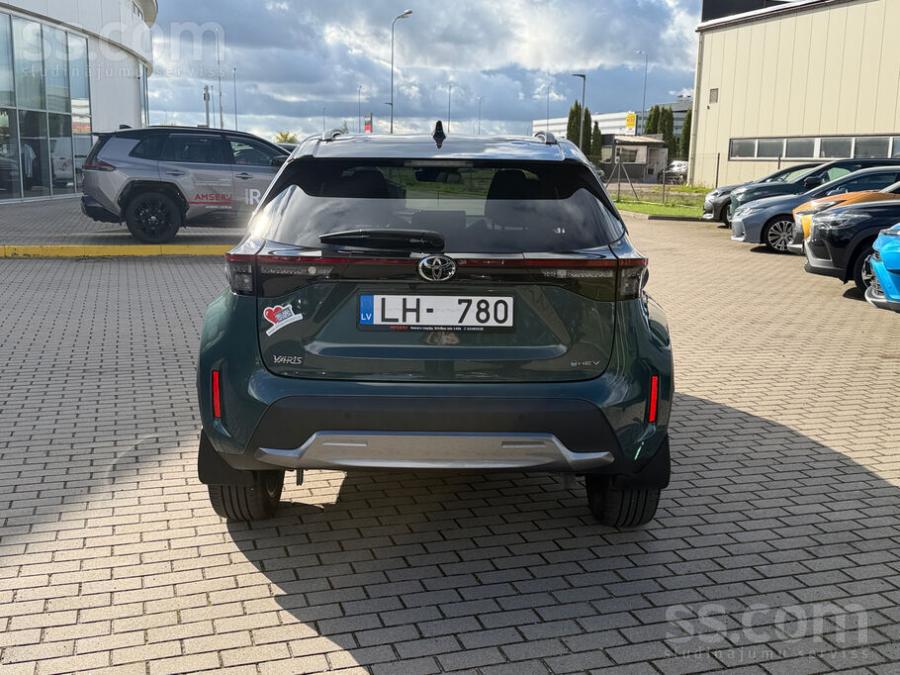 Zaļš Toyota Yaris 2026 Liepāja, ar dzinēja tilpumu 1.50 L un nobraukumu 5 tūkst. km par 30900 €, foto 9 vietnē AUTOMOTO.COM.LV