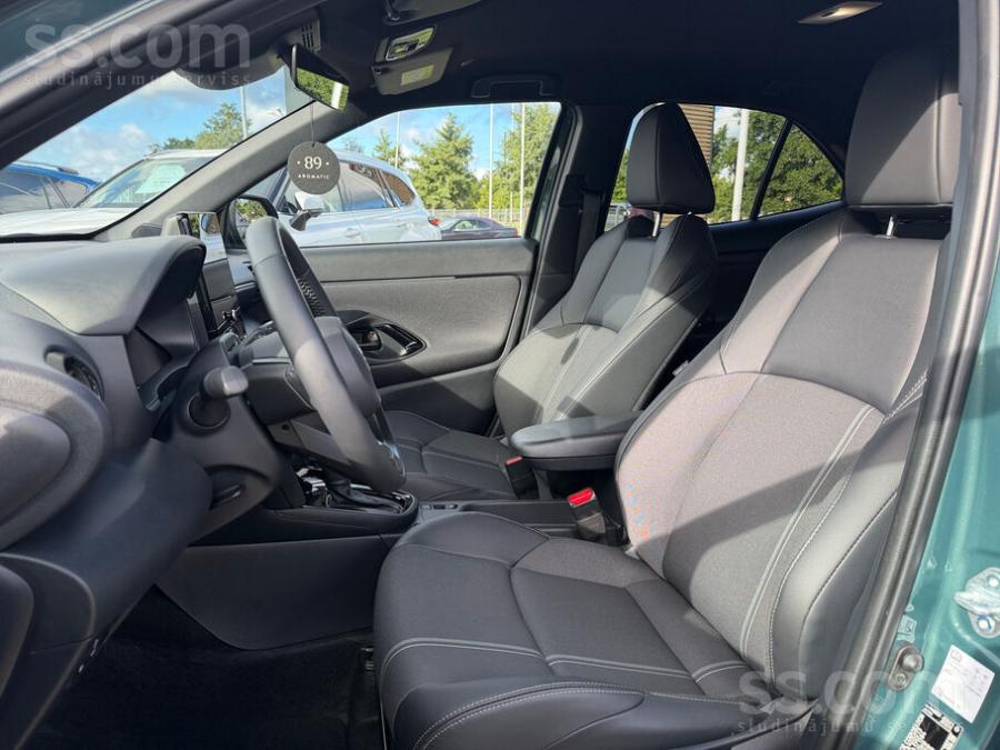 Zaļš Toyota Yaris 2026 Liepāja, ar dzinēja tilpumu 1.50 L un nobraukumu 5 tūkst. km par 30900 €, foto 20 vietnē AUTOMOTO.COM.LV