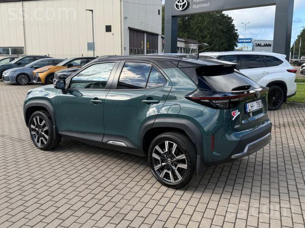Zaļš Toyota Yaris 2026 Liepāja, ar dzinēja tilpumu 1.50 L un nobraukumu 5 tūkst. km par 30900 €, foto 4 vietnē AUTOMOTO.COM.LV