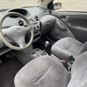 Зеленый Тойота Ярис 2002 в Шяуляй, объемом двигателя 1.00 л и пробегом 210 тыс. км за 999 €, фото 10 на AUTOMOTO.COM.LV
