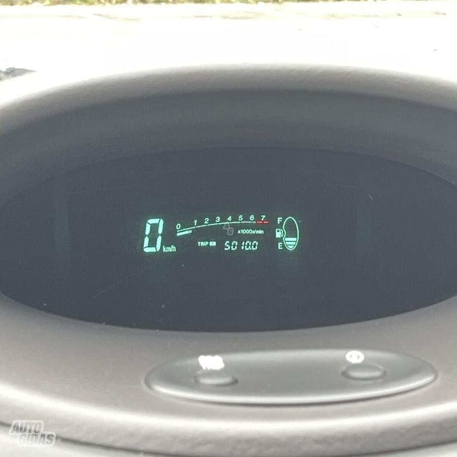 Зеленый Тойота Ярис 2002 в Шяуляй, объемом двигателя 1.00 л и пробегом 210 тыс. км за 999 €, фото 13 на AUTOMOTO.COM.LV