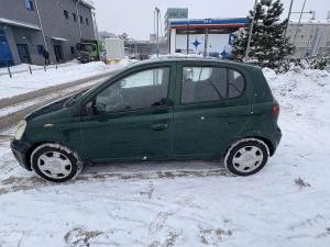 Green Toyota Yaris 2003 in Vilnius, with an engine capacity of 1.36 L and mileage of 302 thousand km for 450 €, photo 3 on AUTOMOTO.COM.LV