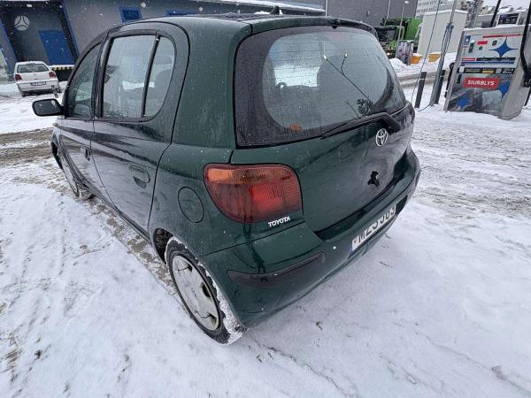 Green Toyota Yaris 2003 in Vilnius, with an engine capacity of 1.36 L and mileage of 302 thousand km for 450 €, photo 4 on AUTOMOTO.COM.LV