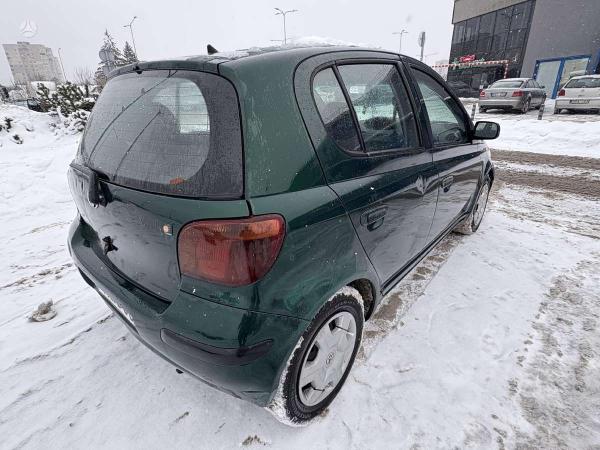 Green Toyota Yaris 2003 in Vilnius, with an engine capacity of 1.36 L and mileage of 302 thousand km for 450 €, photo 6 on AUTOMOTO.COM.LV