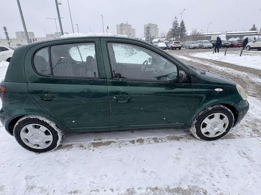 Green Toyota Yaris 2003 in Vilnius, with an engine capacity of 1.36 L and mileage of 302 thousand km for 450 €, photo 7 on AUTOMOTO.COM.LV