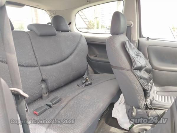 Green Toyota Yaris 2003 in Tallinn, with an engine capacity of 1.30 L and mileage of 239 thousand km for 499 €, photo 7 on AUTOMOTO.COM.LV