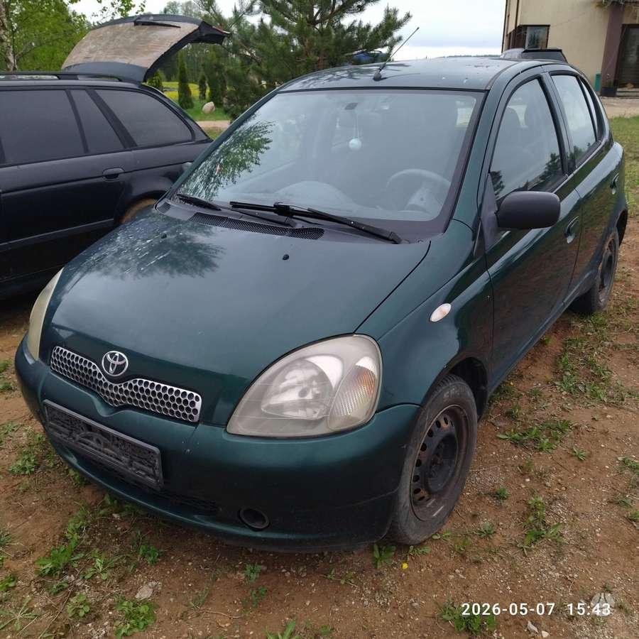 Zaļš Toyota Yaris 2003 Viļņa, ar dzinēja tilpumu 1.36 L un nobraukumu 301 tūkst. km par 800 €, foto 1 vietnē AUTOMOTO.COM.LV