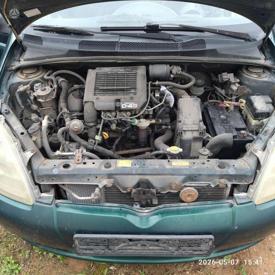 Zaļš Toyota Yaris 2003 Viļņa, ar dzinēja tilpumu 1.36 L un nobraukumu 301 tūkst. km par 800 €, foto 9 vietnē AUTOMOTO.COM.LV