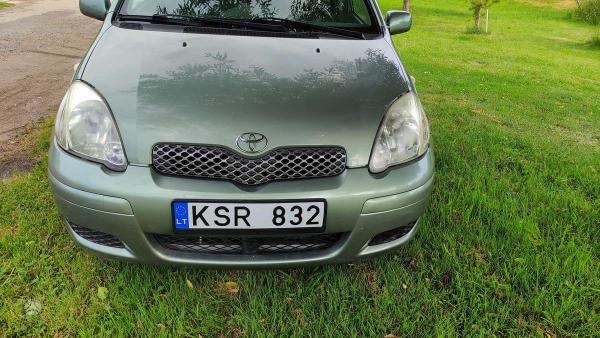 Green Toyota Yaris 2005 in Vilnius, with an engine capacity of 1.30 L and mileage of 105 thousand km for 2700 €, photo 1 on AUTOMOTO.COM.LV