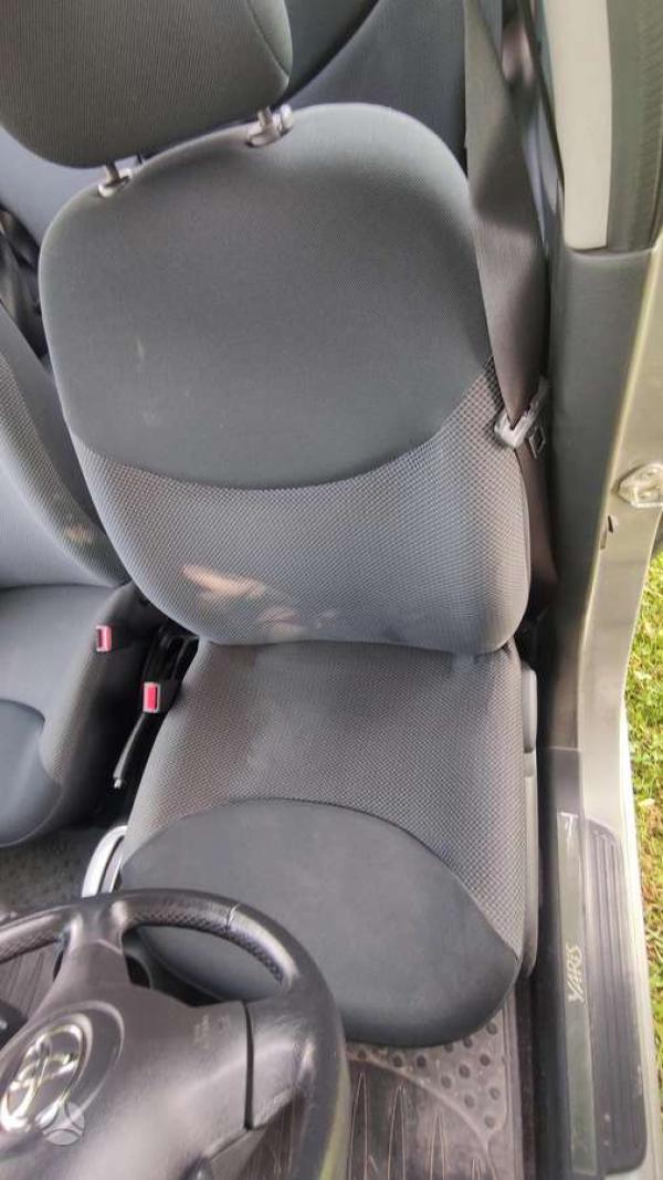 Green Toyota Yaris 2005 in Vilnius, with an engine capacity of 1.30 L and mileage of 105 thousand km for 2700 €, photo 8 on AUTOMOTO.COM.LV
