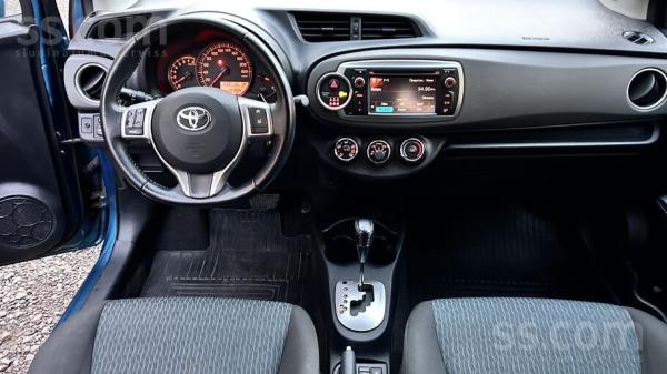 Toyota Yaris 2012 in Riga on AUTOMOTO.COM.LV Green Toyota Yaris 2012 in Riga, with an engine capacity of 1.30 L and mileage of 141 thousand km for 7200 €, photo 8 on AUTOMOTO.COM.LV