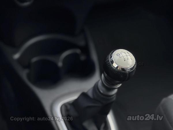 Зеленый Тойота Ярис 2014 в Тарту, объемом двигателя 1.30 л и пробегом 122 тыс. км за 5999 €, фото 11 на AUTOMOTO.COM.LV