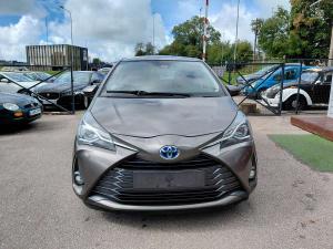 Green Toyota Yaris 2018 in Klaipeda, with an engine capacity of 1.50 L and mileage of 165 thousand km for 10500 €, photo 4 on AUTOMOTO.COM.LV