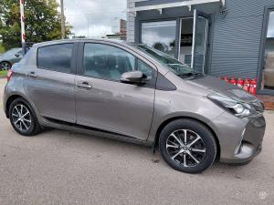 Green Toyota Yaris 2018 in Klaipeda, with an engine capacity of 1.50 L and mileage of 165 thousand km for 10500 €, photo 6 on AUTOMOTO.COM.LV