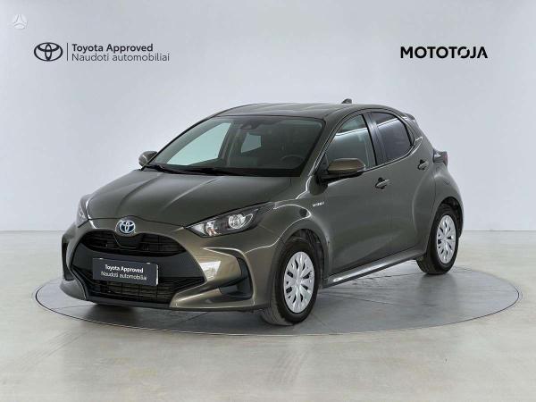 Green Toyota Yaris 2020 in Vilnius, with an engine capacity of 1.49 L and mileage of 84 thousand km for 15900 €, photo 1 on AUTOMOTO.COM.LV