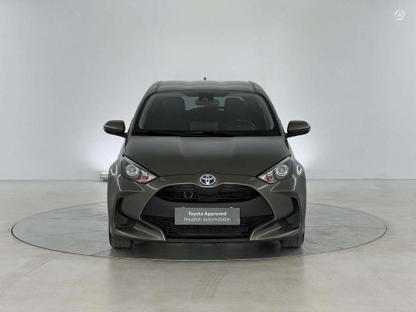 Green Toyota Yaris 2020 in Vilnius, with an engine capacity of 1.49 L and mileage of 84 thousand km for 15900 €, photo 5 on AUTOMOTO.COM.LV