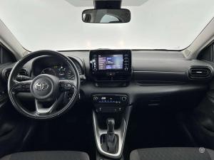 Green Toyota Yaris 2020 in Vilnius, with an engine capacity of 1.49 L and mileage of 84 thousand km for 15900 €, photo 9 on AUTOMOTO.COM.LV