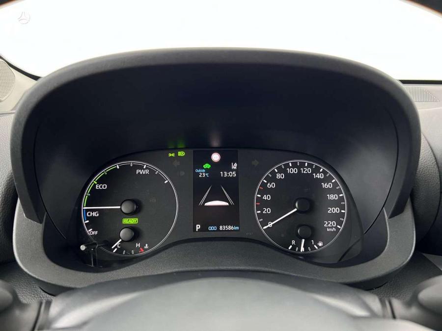 Green Toyota Yaris 2020 in Vilnius, with an engine capacity of 1.49 L and mileage of 84 thousand km for 15900 €, photo 14 on AUTOMOTO.COM.LV