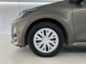 Green Toyota Yaris 2020 in Vilnius, with an engine capacity of 1.49 L and mileage of 84 thousand km for 15900 €, photo 16 on AUTOMOTO.COM.LV