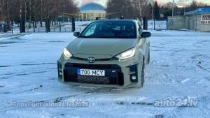 Zaļš Toyota Yaris 2021 Tallina, ar dzinēja tilpumu 1.60 L un nobraukumu 41 tūkst. km par 32000 €, foto 4 vietnē AUTOMOTO.COM.LV