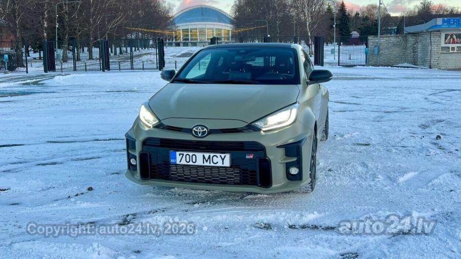 Zaļš Toyota Yaris 2021 Tallina, ar dzinēja tilpumu 1.60 L un nobraukumu 41 tūkst. km par 32000 €, foto 4 vietnē AUTOMOTO.COM.LV