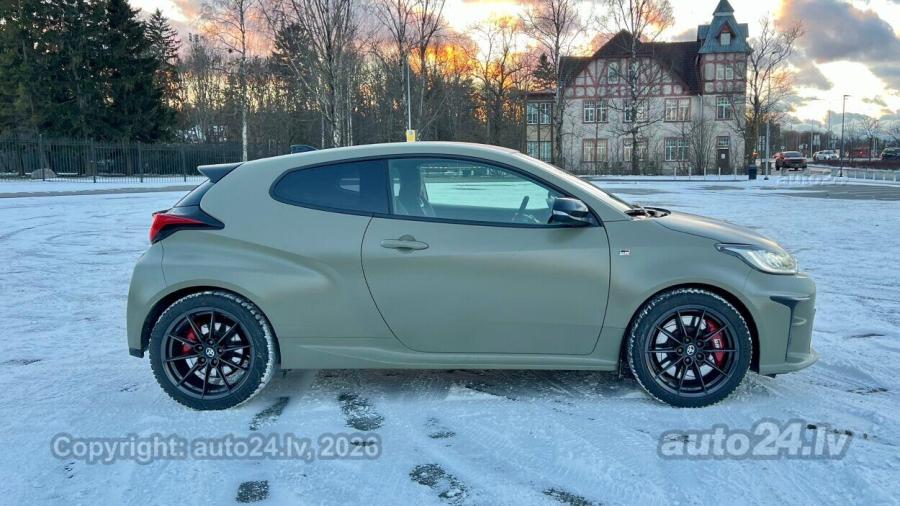 Zaļš Toyota Yaris 2021 Tallina, ar dzinēja tilpumu 1.60 L un nobraukumu 41 tūkst. km par 32000 €, foto 5 vietnē AUTOMOTO.COM.LV