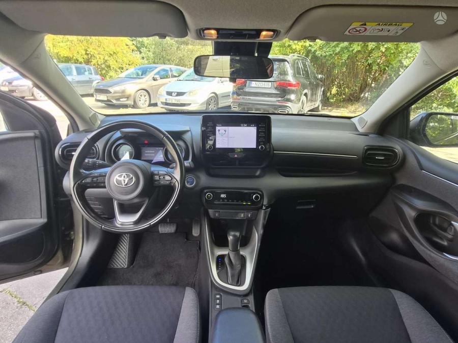 Zaļš Toyota Yaris 2021 Vievis, ar dzinēja tilpumu 1.49 L un nobraukumu 140 tūkst. km par 14900 €, foto 8 vietnē AUTOMOTO.COM.LV