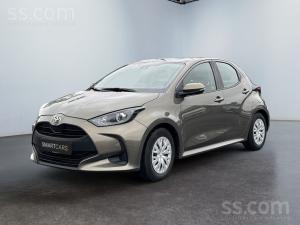 Зеленый Тойота Ярис 2021 в Рига, объемом двигателя 1.50 л и пробегом 92 тыс. км за 13270 €, фото 2 на AUTOMOTO.COM.LV