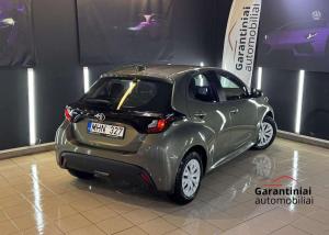 Zaļš Toyota Yaris 2022 Viļņa, ar dzinēja tilpumu 1.49 L un nobraukumu 87 tūkst. km par 14500 €, foto 2 vietnē AUTOMOTO.COM.LV