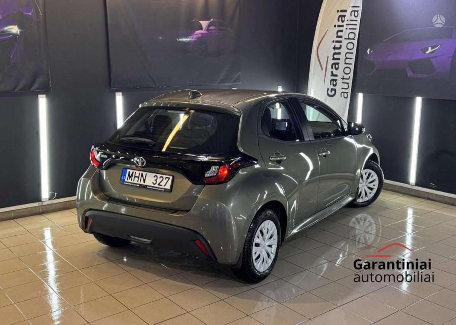 Zaļš Toyota Yaris 2022 Viļņa, ar dzinēja tilpumu 1.49 L un nobraukumu 87 tūkst. km par 14500 €, foto 2 vietnē AUTOMOTO.COM.LV