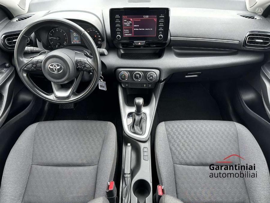 Zaļš Toyota Yaris 2022 Viļņa, ar dzinēja tilpumu 1.49 L un nobraukumu 87 tūkst. km par 14500 €, foto 3 vietnē AUTOMOTO.COM.LV